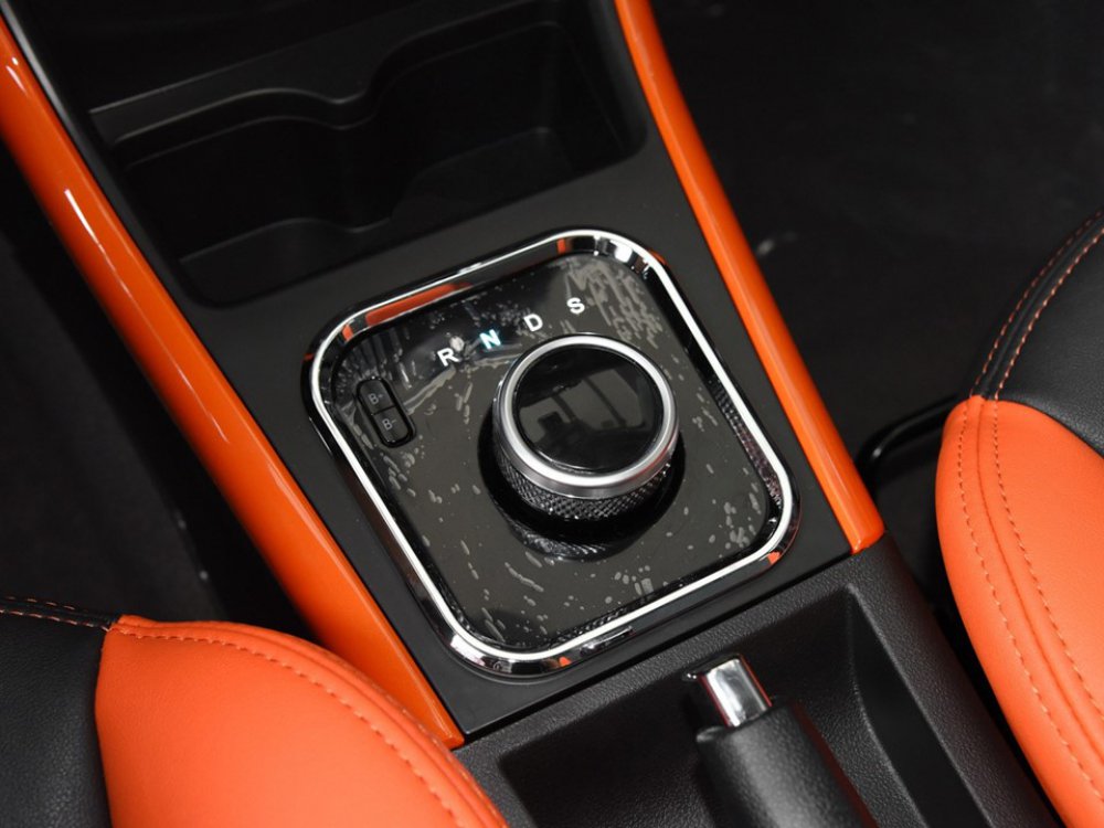 Baic EX360 New Energy 2024 - фото в новом кузове, фото салона и интерьера