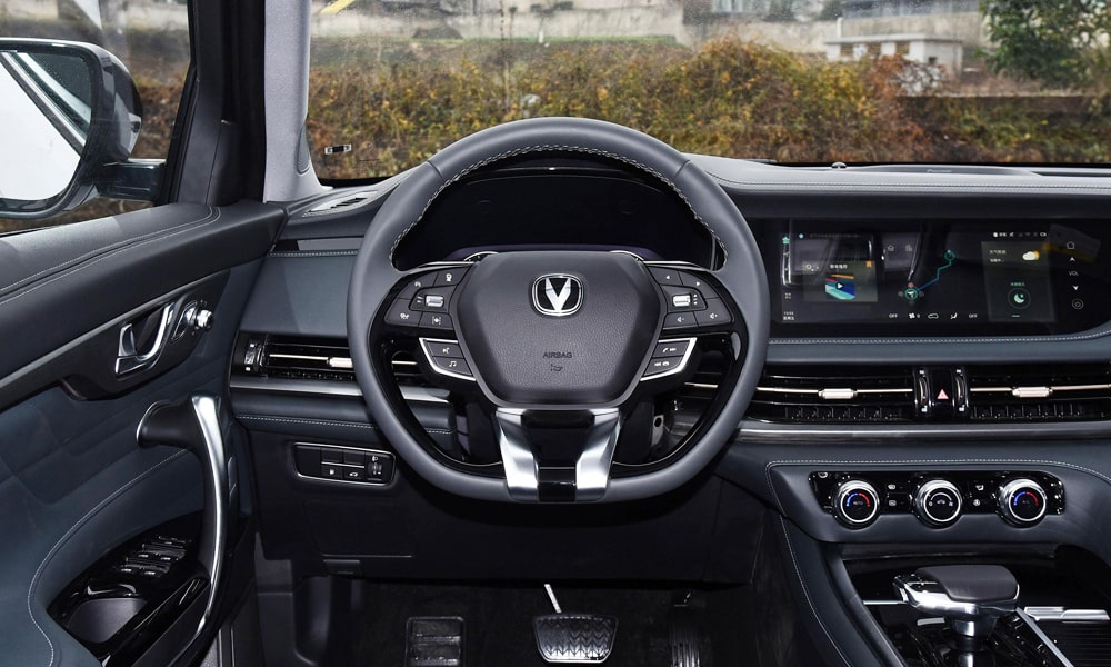 Changan CS95 2026 - фото в новом кузове, фото салона и интерьера