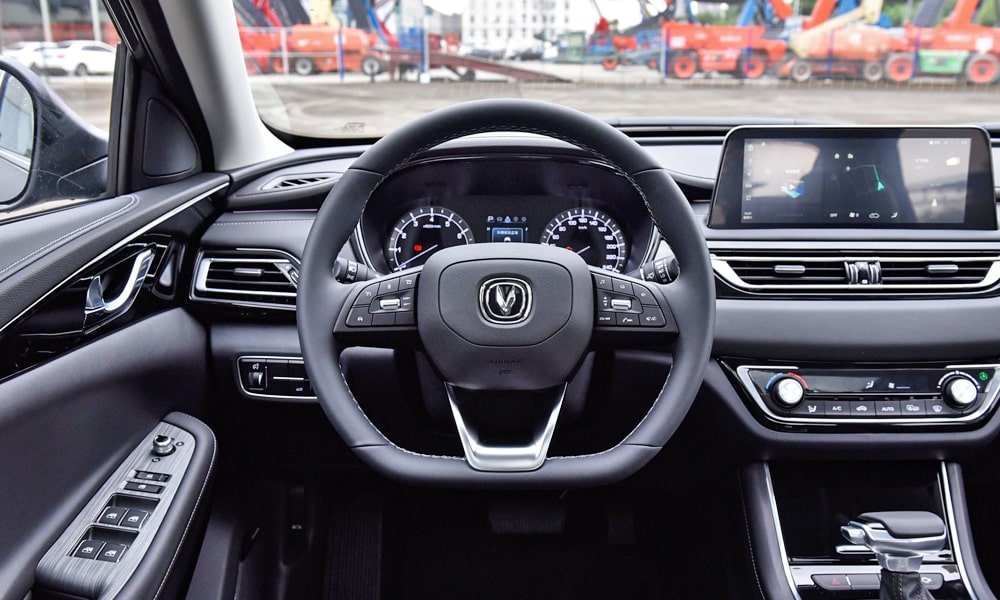 Changan Raeton CC 2026 - фото в новом кузове, фото салона и интерьера