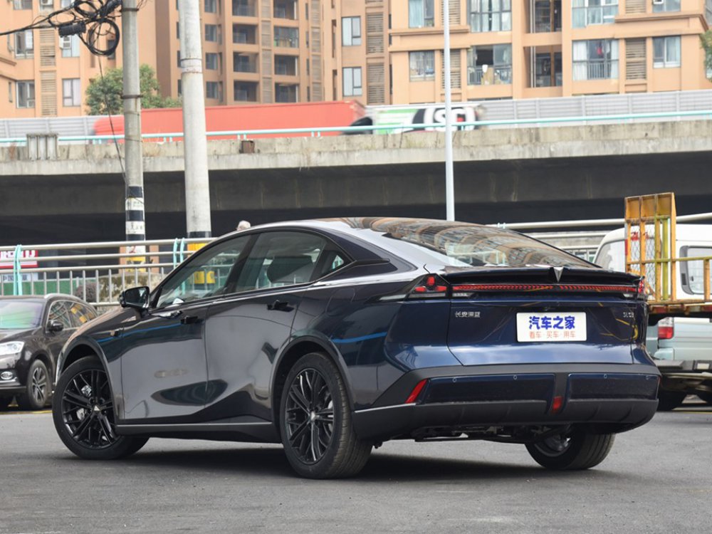 Changan Shenlan SL03 2025 - фото в новом кузове, фото салона и интерьера