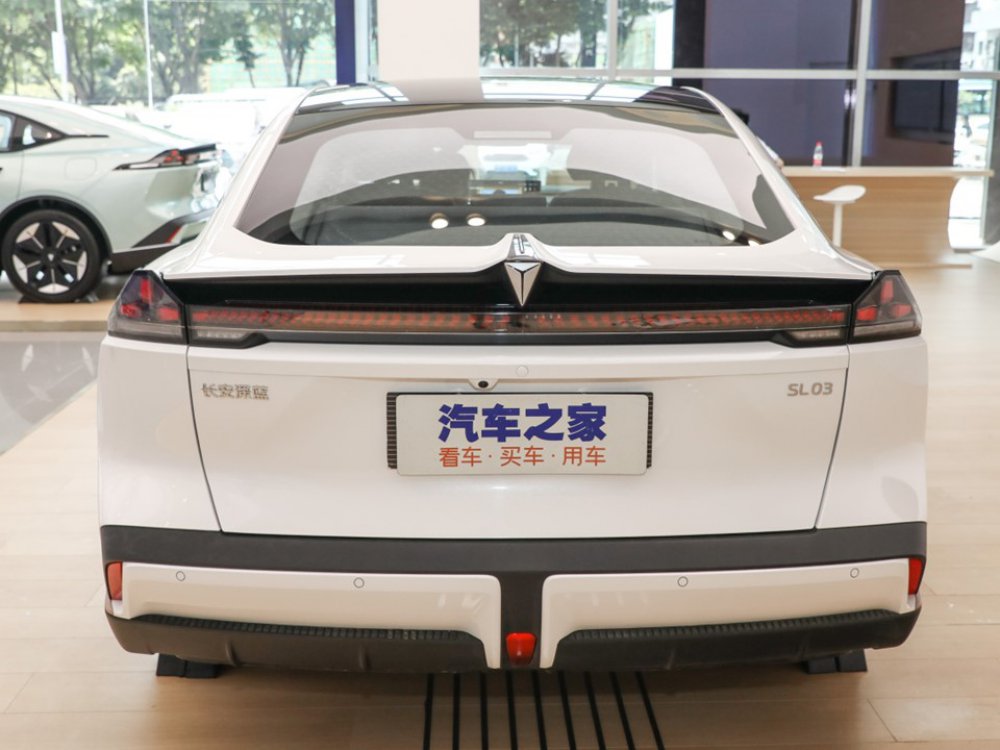 Changan Shenlan SL03 2025 - фото в новом кузове, фото салона и интерьера