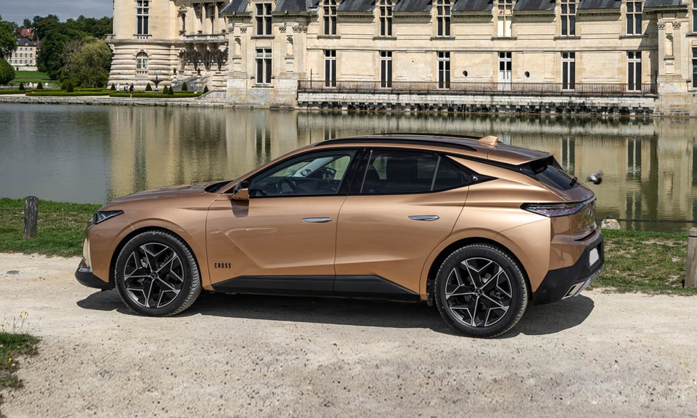 Citroen DS 4 Crossback 2025 - фото в новом кузове, фото салона и интерьера