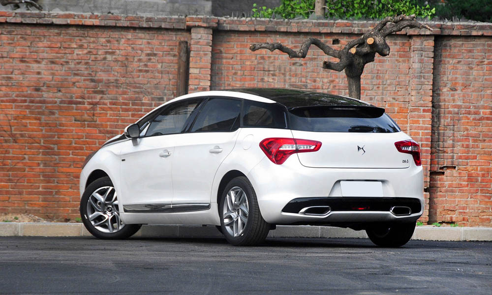 Citroen DS5 2024 - фото в новом кузове, фото салона и интерьера