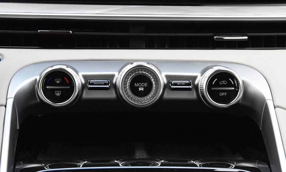 EXEED RX 2025 - фото в новом кузове, фото салона и интерьера