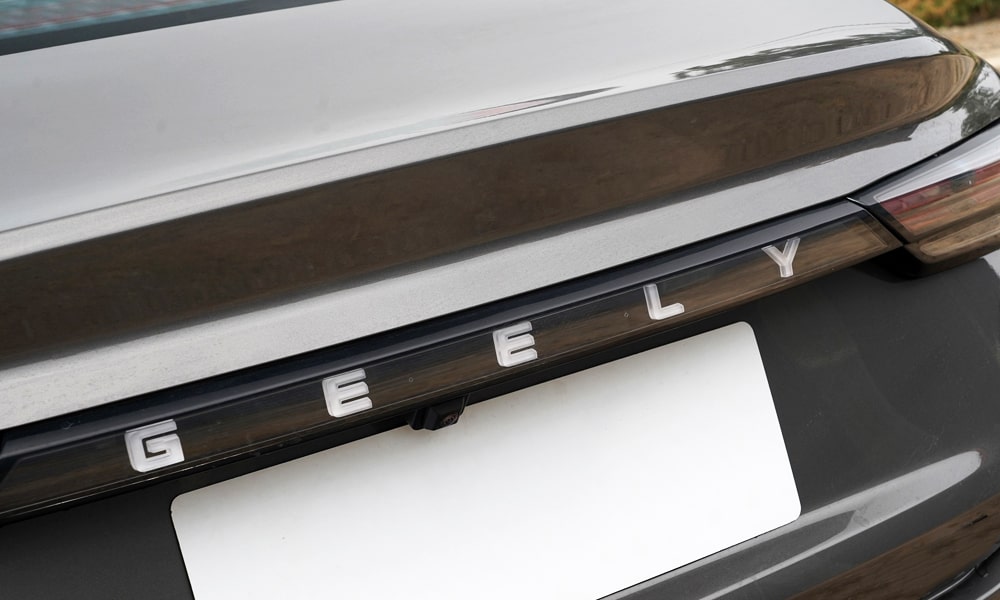 Geely Binray 2025 - фото в новом кузове, фото салона и интерьера