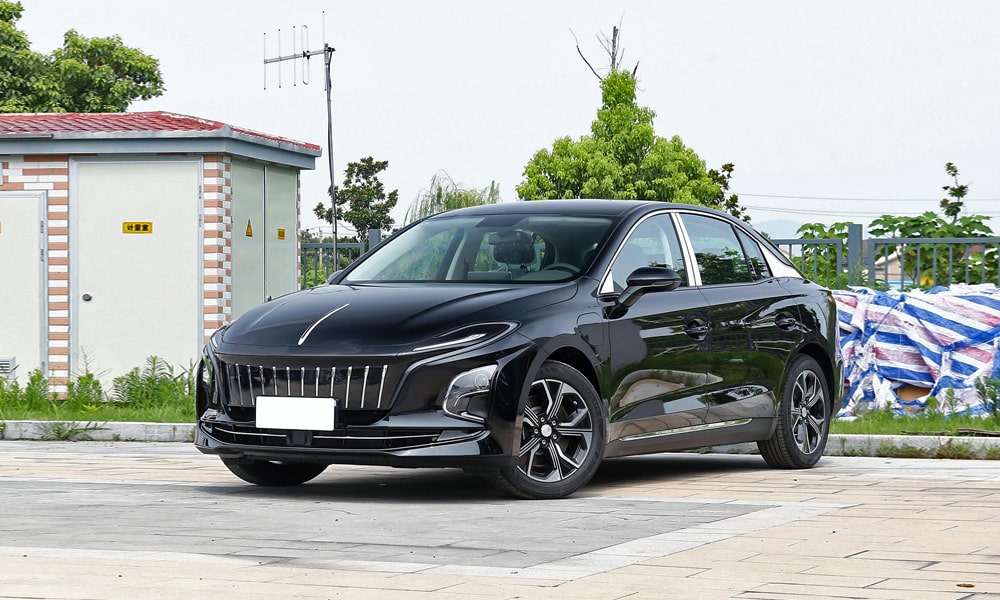 Hongqi E-QM5 2026 - фото в новом кузове, фото салона и интерьера