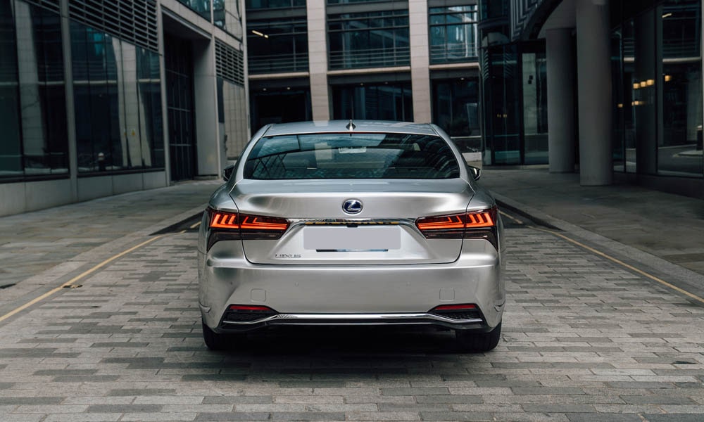 Lexus LS 350 2021: фото в новом кузове, фото салона и интерьера