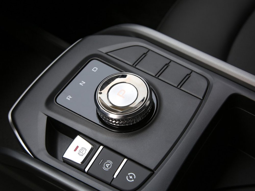 Maple Leaf 60S 2025 - фото в новом кузове, фото салона и интерьера