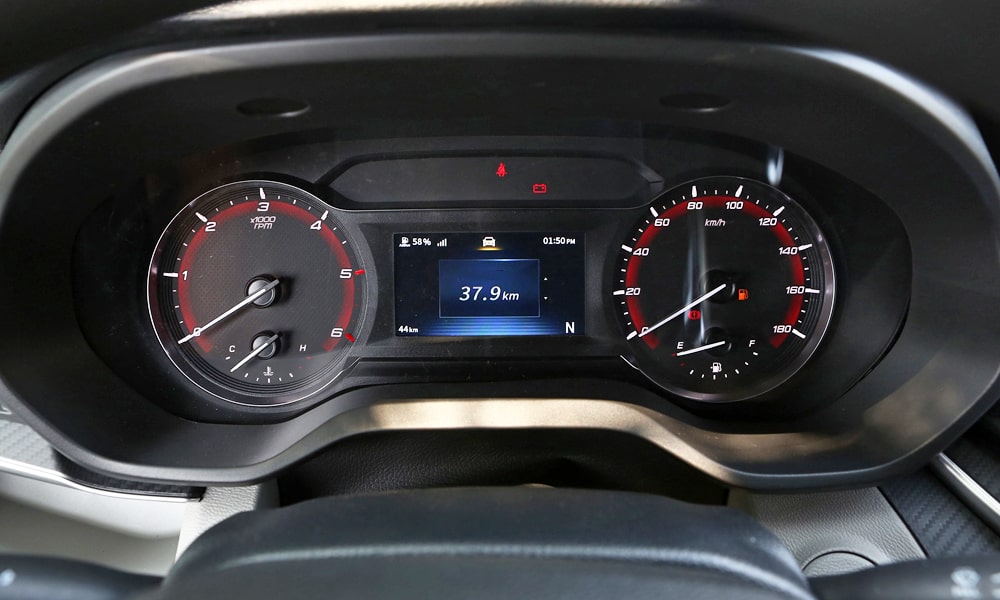 Maxus V90 2026 - фото в новом кузове, фото салона и интерьера