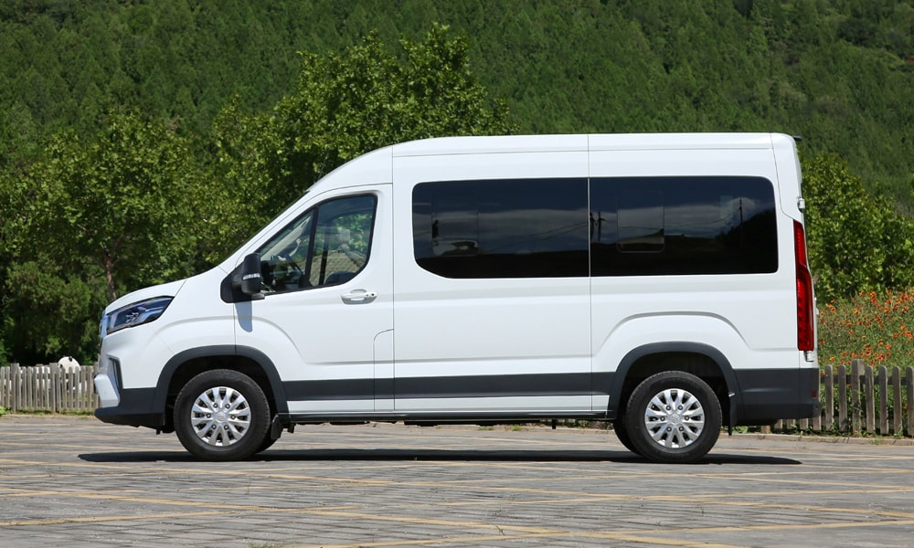 Maxus V90 2026 - фото в новом кузове, фото салона и интерьера