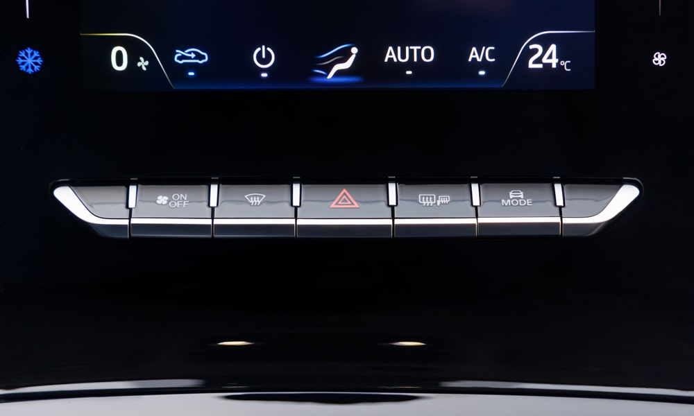 Москвич 6 2026 - фото в новом кузове, фото салона и интерьера