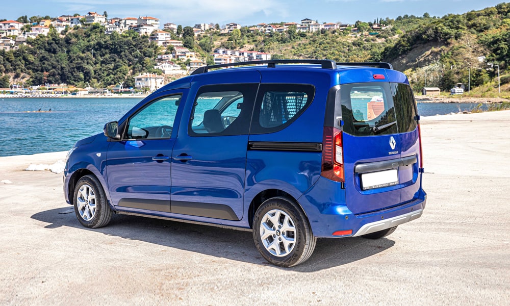 Renault Dokker 2026 - фото в новом кузове, фото салона и интерьера