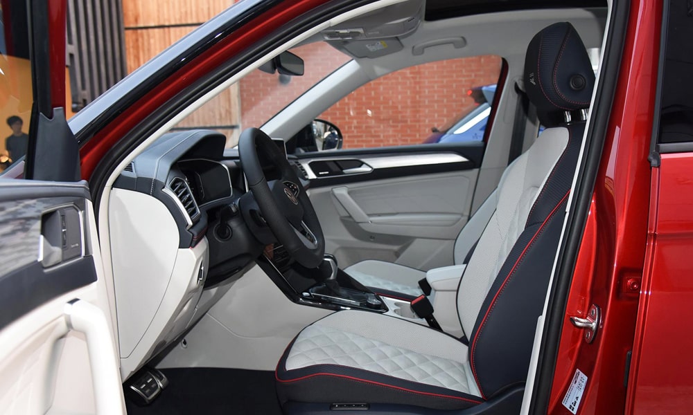 Volkswagen Tayron X 2026 - фото в новом кузове, фото салона и интерьера