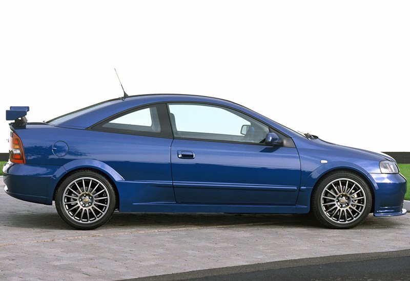 Vauxhall Astra Coupe 888 Turbo 2002: характеристики, цена, фото