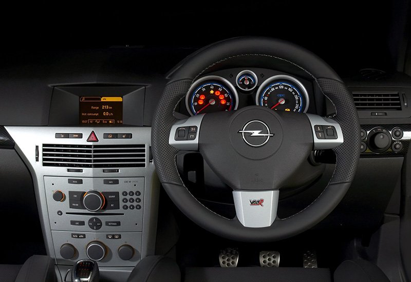 Holden Astra HSV VXR 2007: характеристики, цена, фото