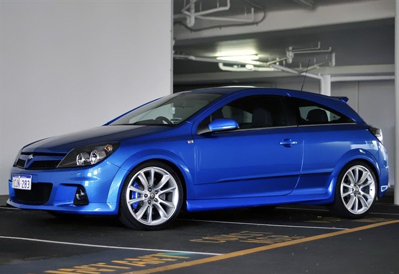 Holden Astra HSV VXR 2007: характеристики, цена, фото
