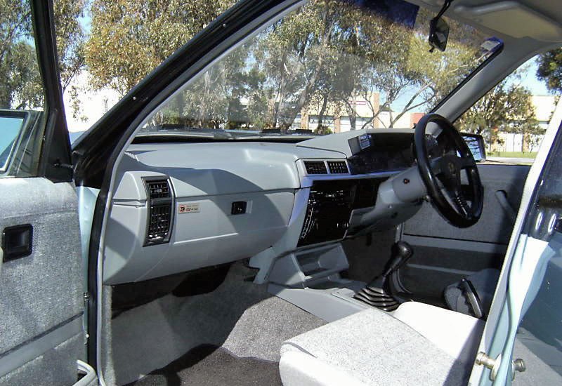 Holden Commodore HSV SS Group A (VL) 1988: характеристики, цена, фото