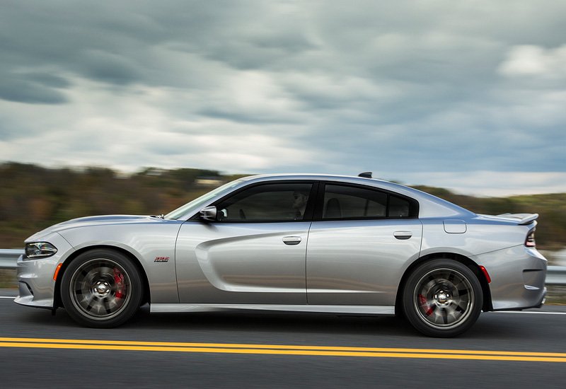 Dodge Charger SRT 392 2015: характеристики, цена, фото