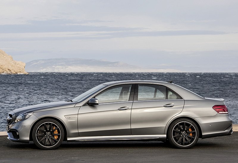 Mercedes-Benz E 63 AMG 4Matic (W212) 2013: характеристики, цена, фото