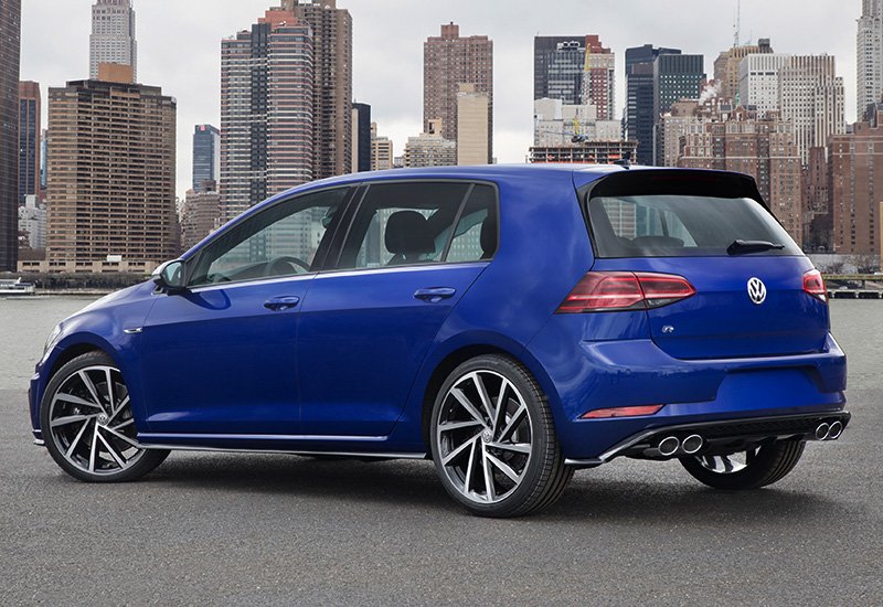 Volkswagen Golf R 5-door 2017: характеристики, цена, фото