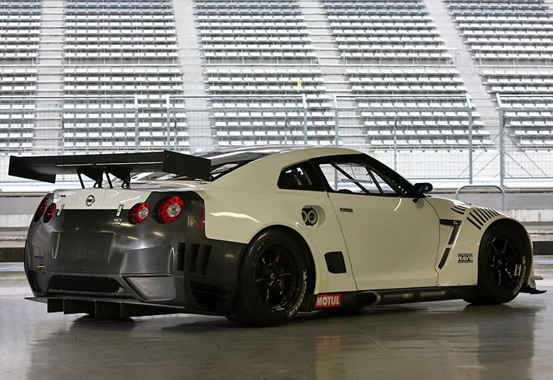 Nissan GT-R Nismo GT1 2010: характеристики, цена, фото