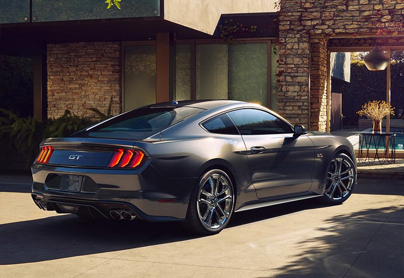 Ford Mustang GT Fastback 2018: характеристики, цена, фото